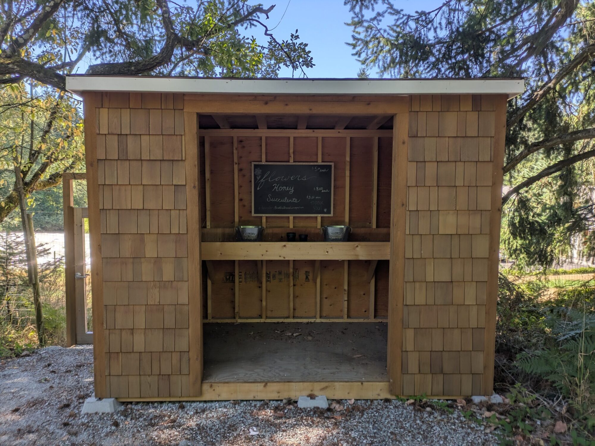 5680 Oldfield Rd - Island Farm Stands